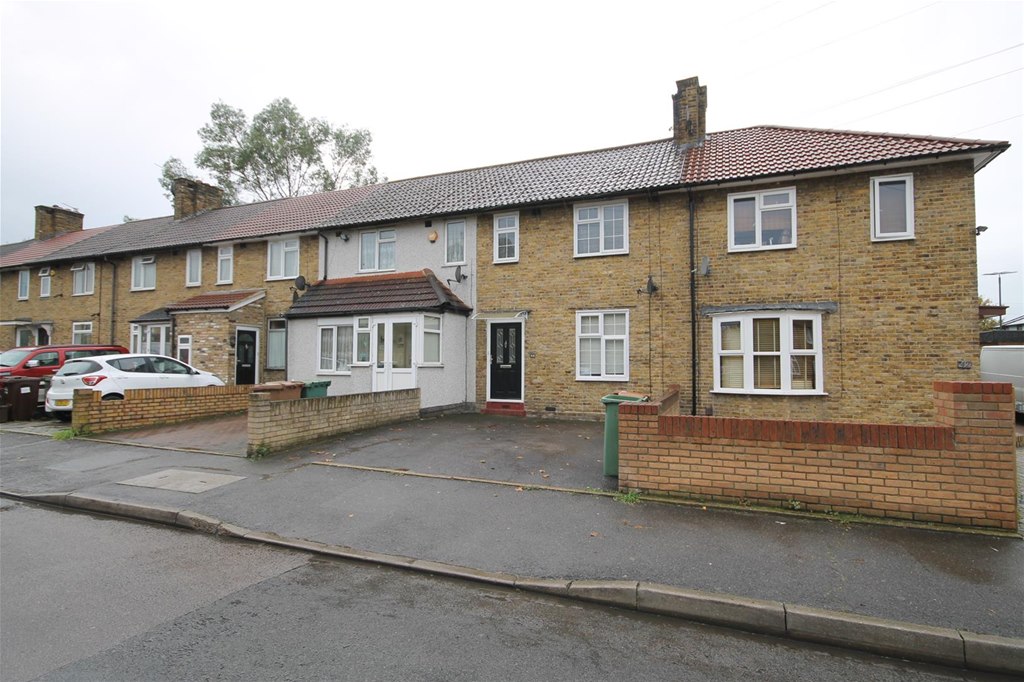 Property in Selby Road, Carshalton, Surrey, SM5 1LD