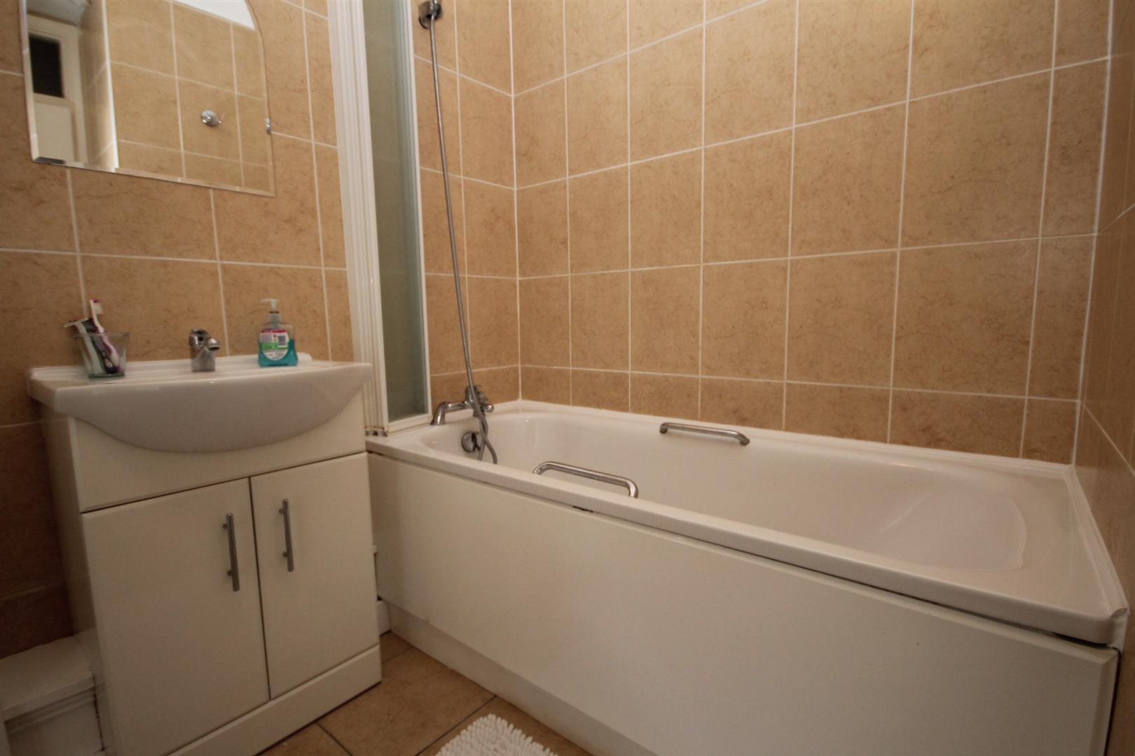 Property in Sutton Grove, Sutton, Surrey, SM1 4TQ