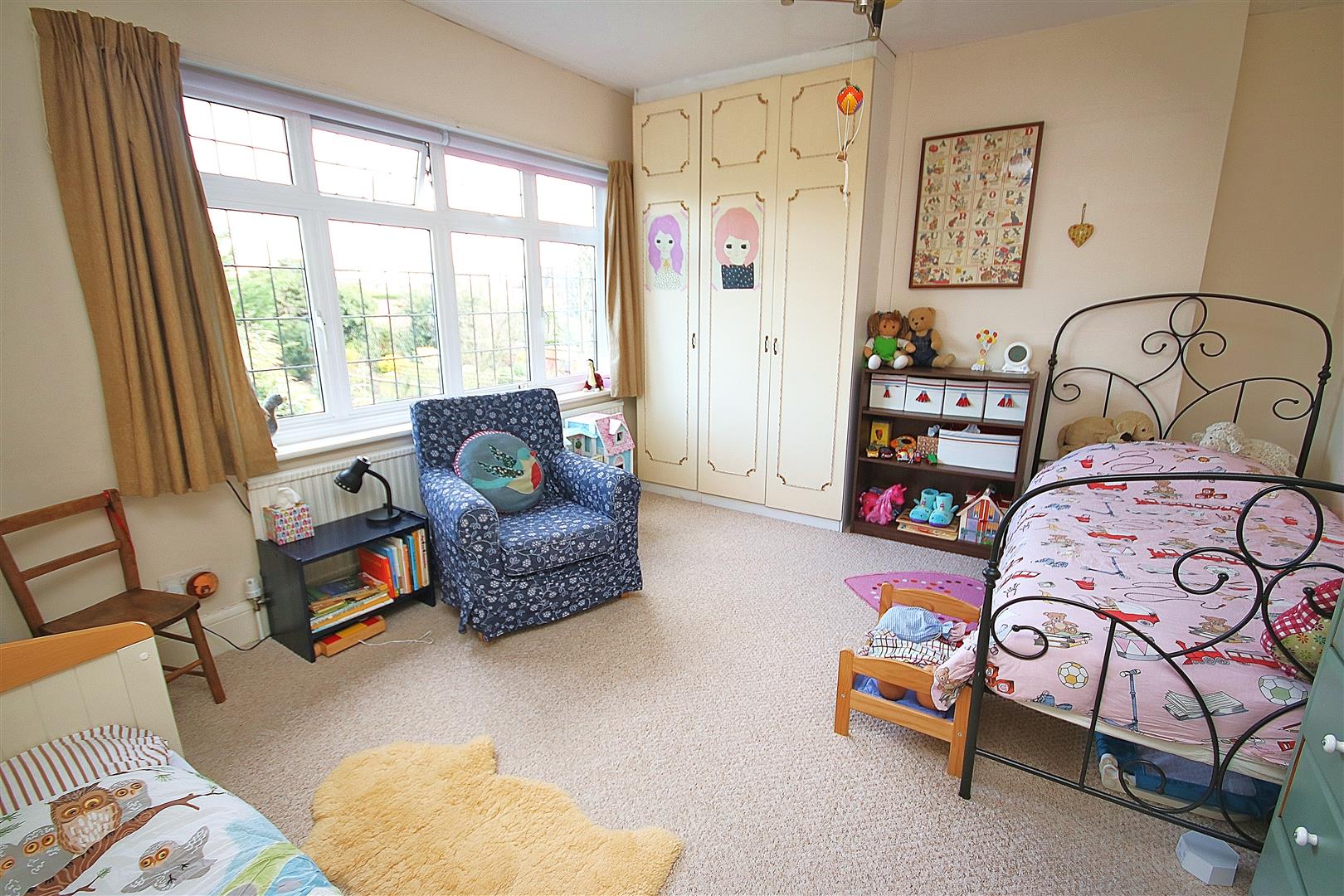 Property in Greenhill Park, New Barnet, Hertfordshire, EN5 1HQ