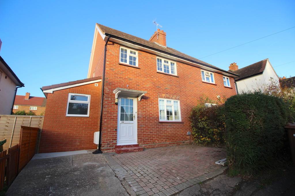 Property in Southway, Guildford, GU2 8DL