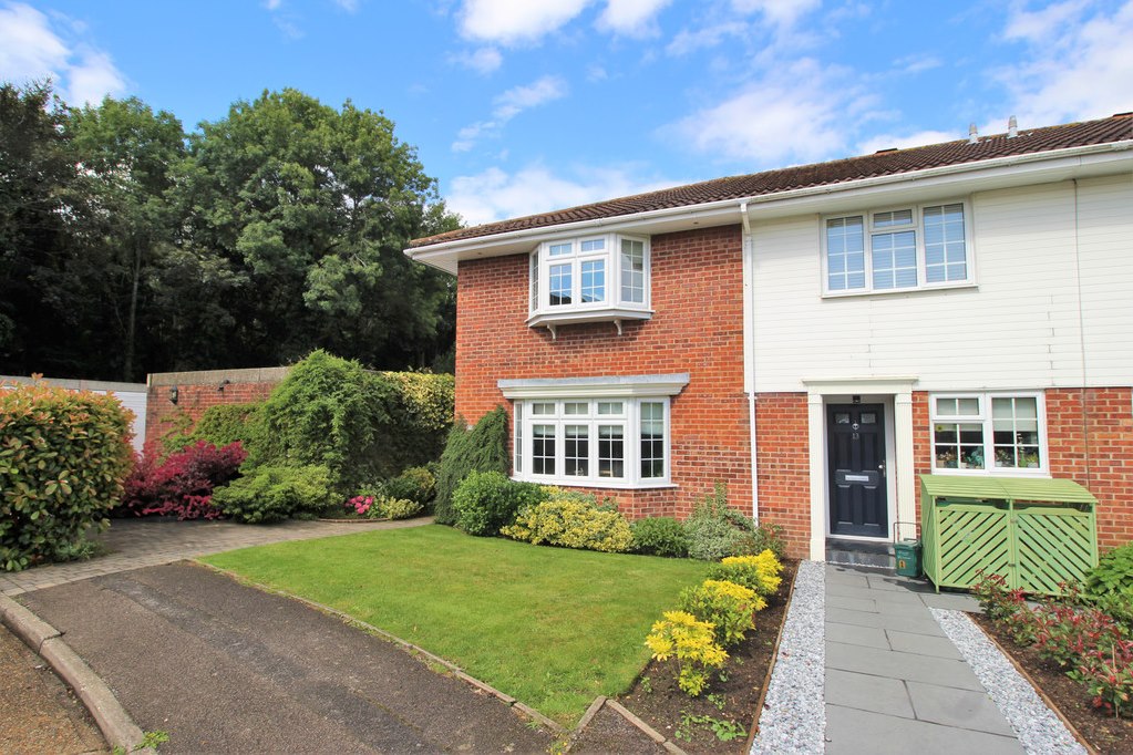 Cobbles Estate Agents in Guildford | Sales & Lettings