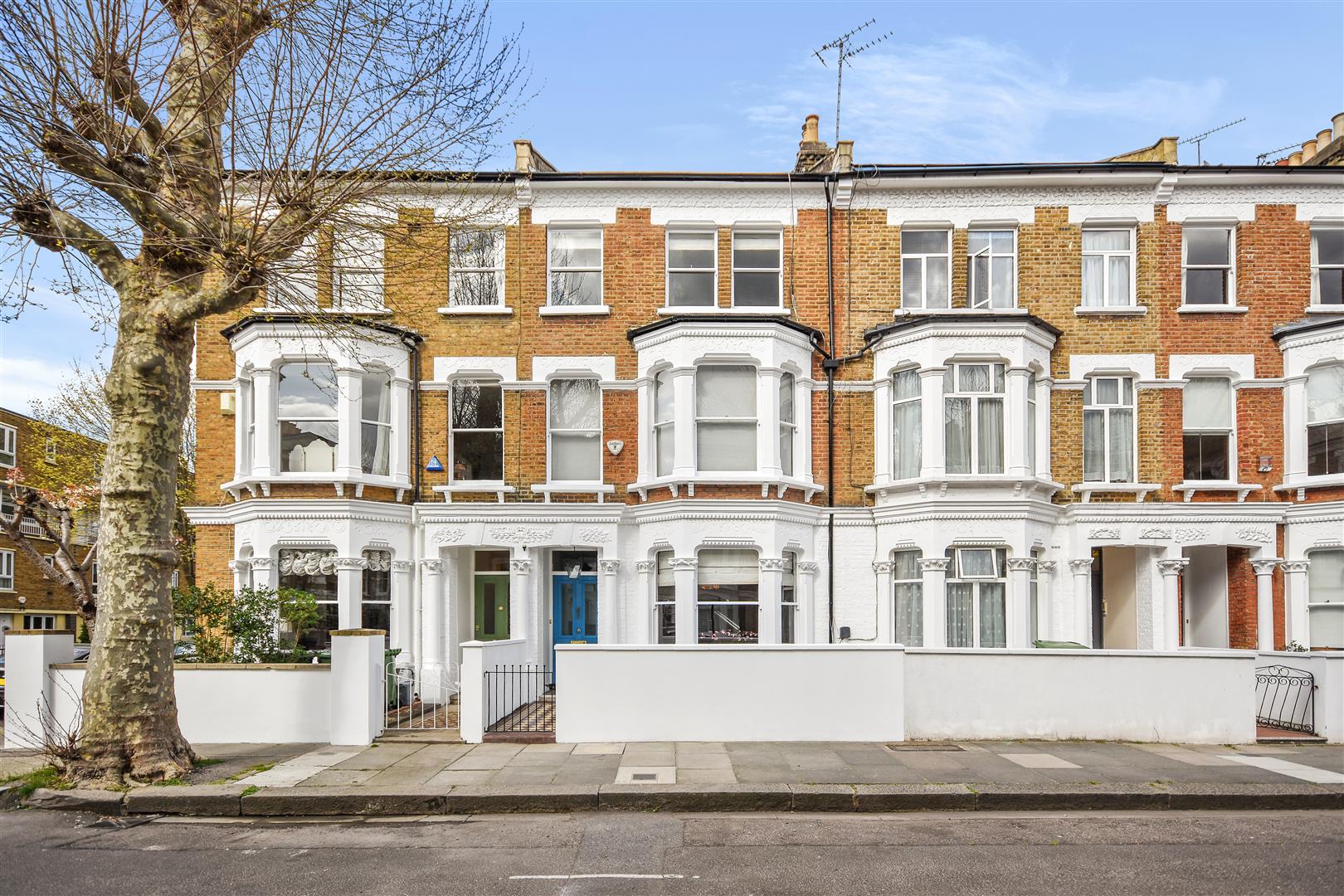 Property in Melrose Gardens, London, W6