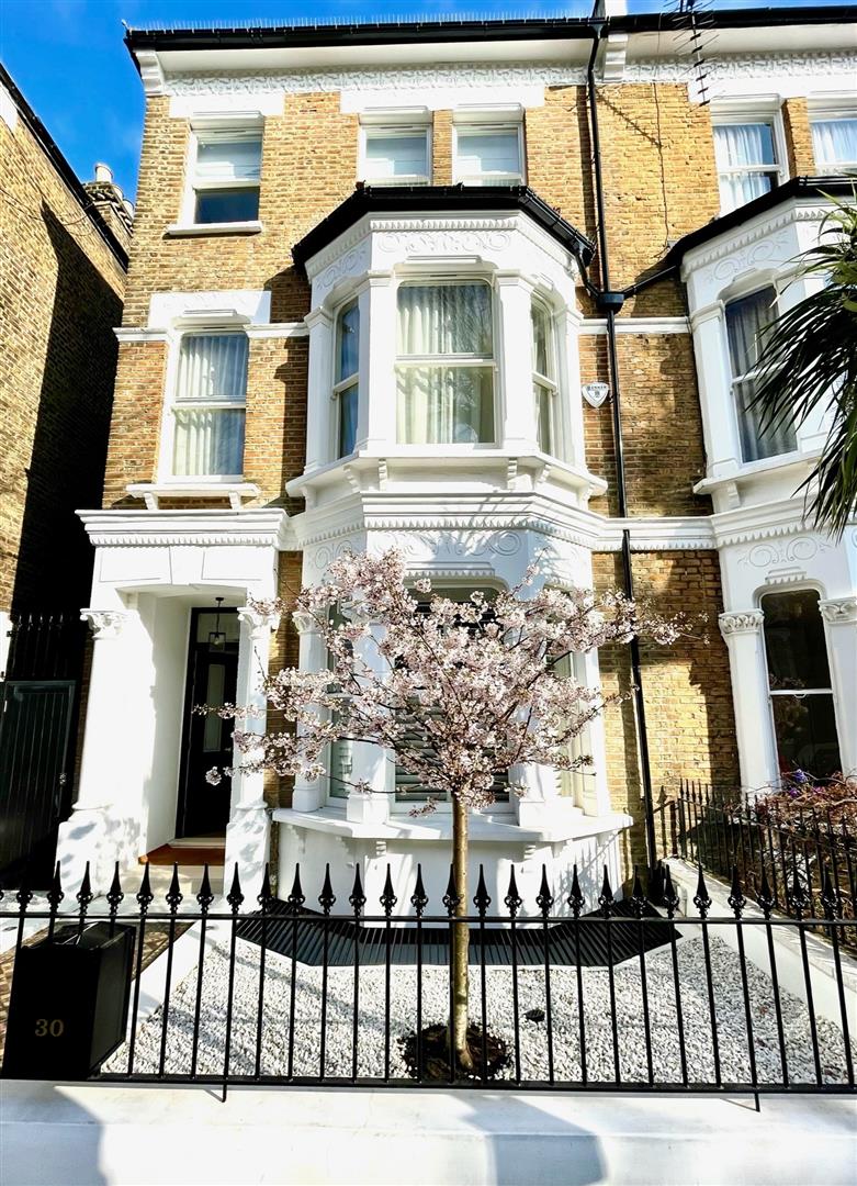 Property in Melrose Gardens, London, W6