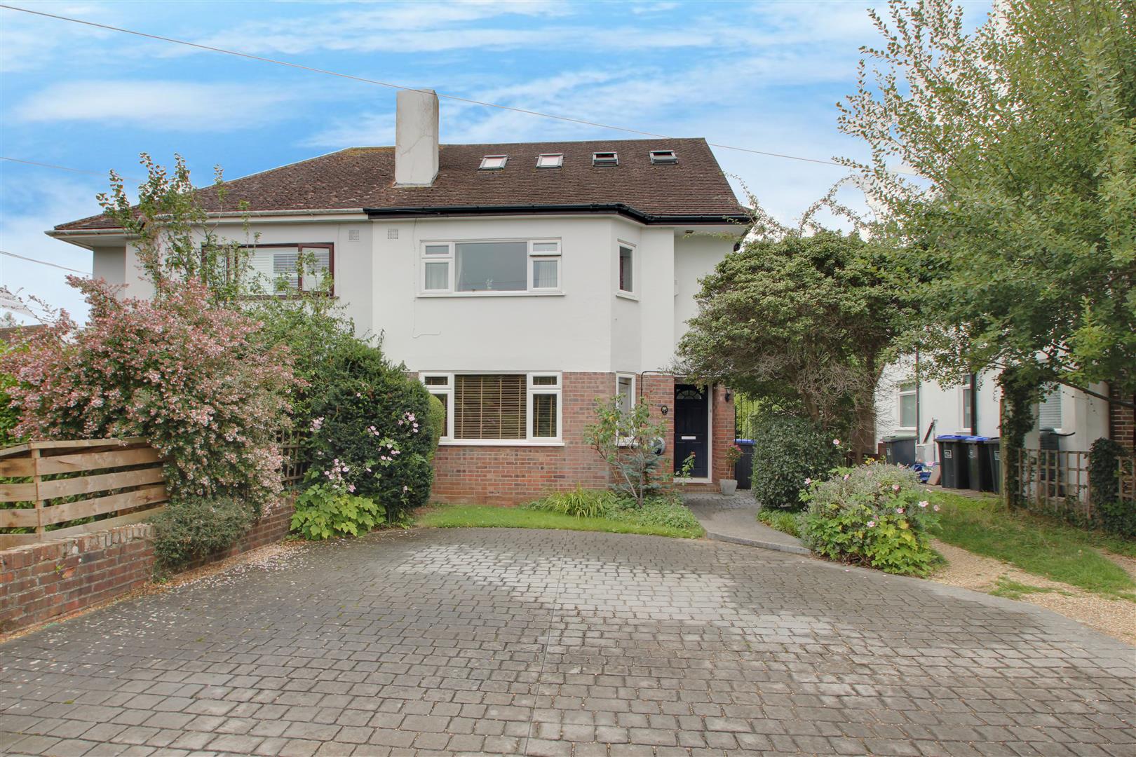 Property in Mulberry Lane, Goring-By-Sea, Worthing, BN12 4NR